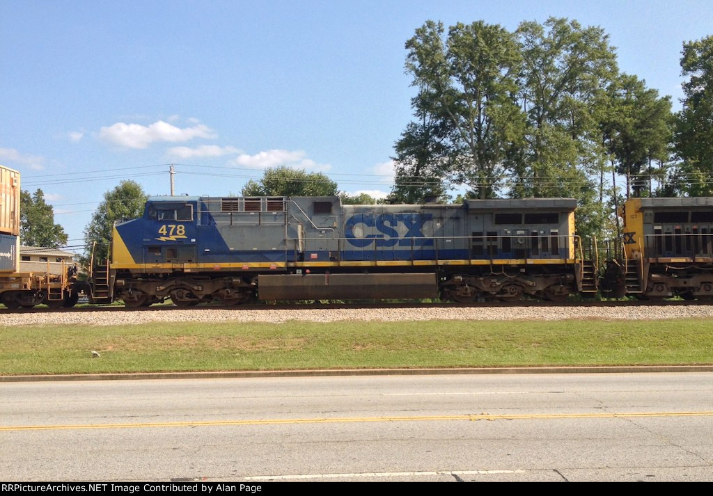 CSX 478 runs third